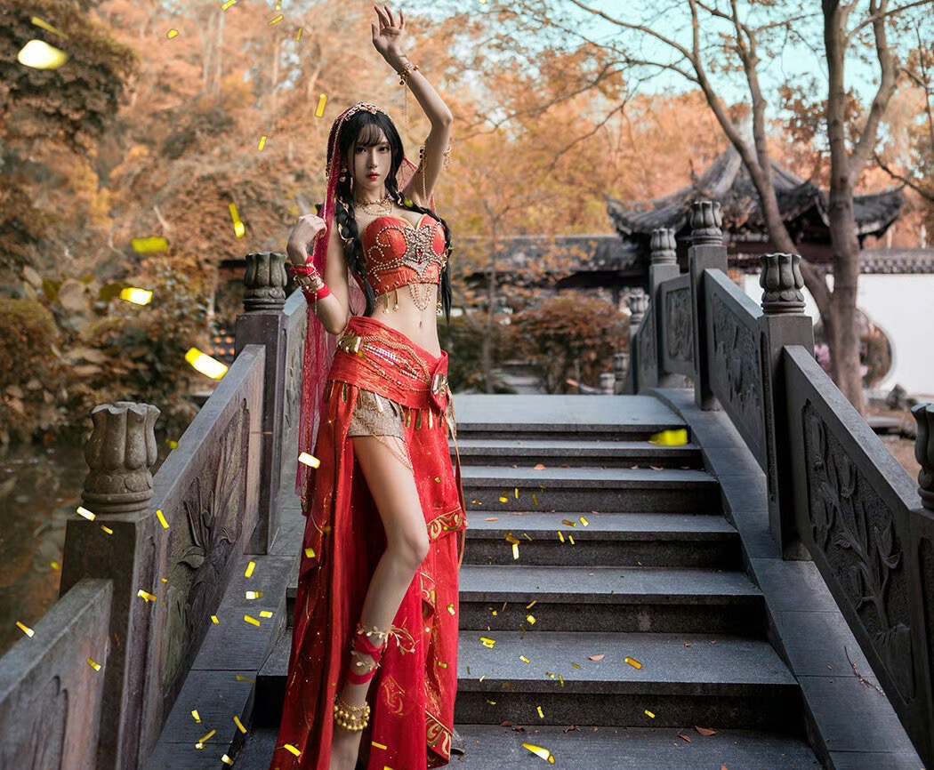 腐团儿COS公孙离玉兔公主，红裙长腿身材绝佳，不愧是宅男女神-王者荣耀丨KPL-虎扑社区