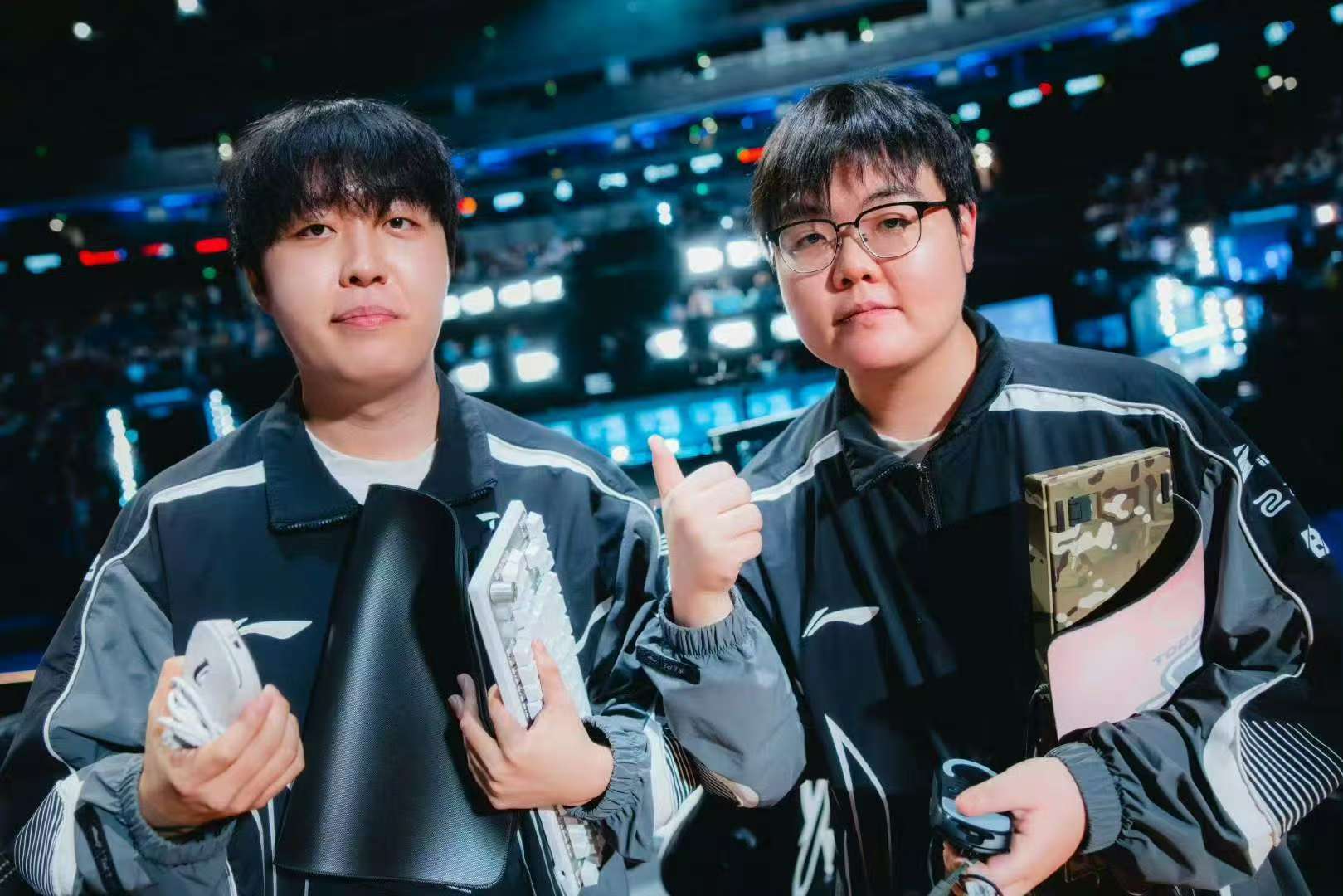 [JR热议]S赛三次面对T1只赢两局，再次搭档的369和Kanavi表现如何-英雄联盟丨LPL-虎扑社区